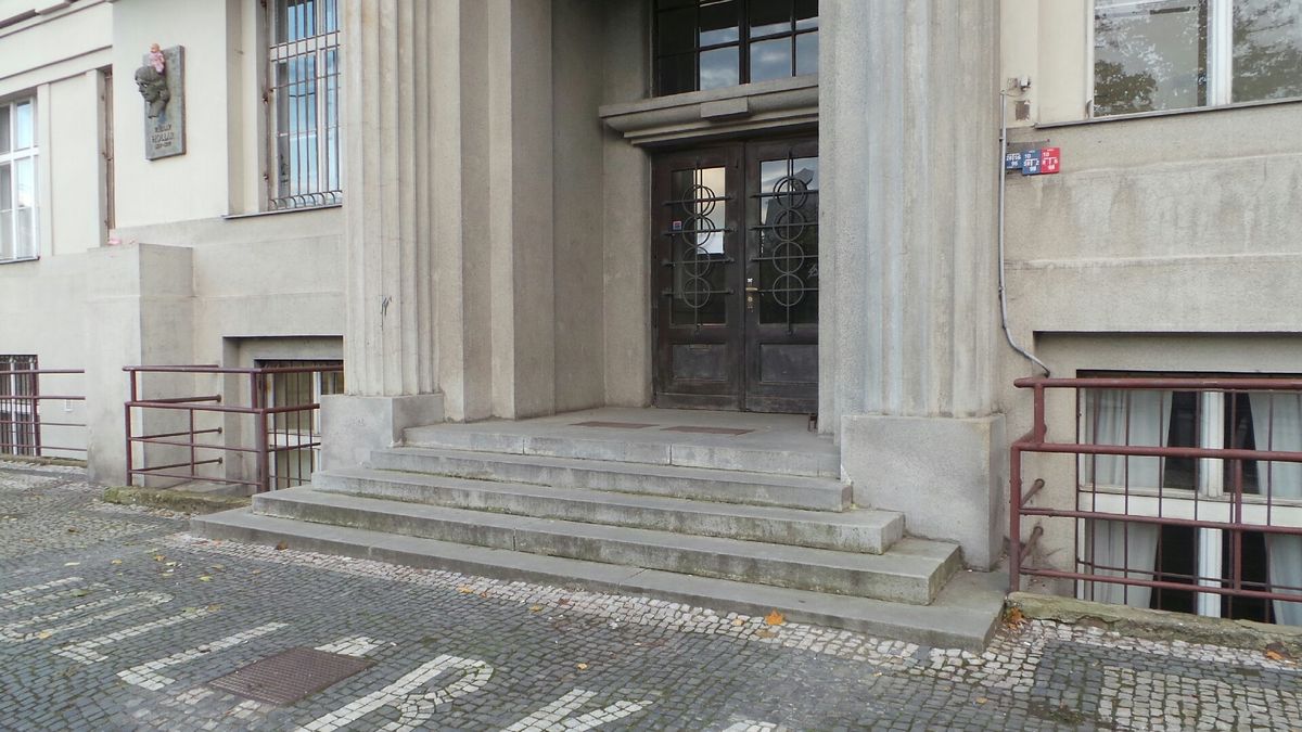 Vyšší odborná škola a Střední umělecká škola Václava Hollara Praha - Kampus